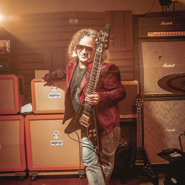 John Petrucci's Guitar Universe 4.0 | 4 Days & Nights of Shredding ...